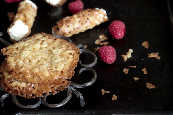 Fyllda flarn – rullade tunna kakor med härligt krämig fyllning