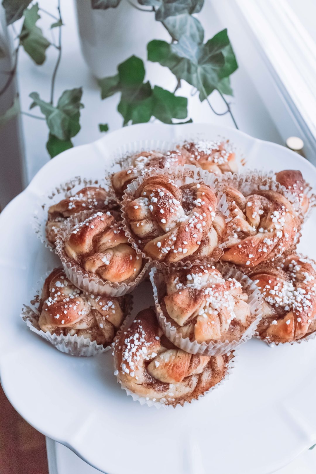Bullar med kanelsmörkräm – recept på sammetslena kanelbullar